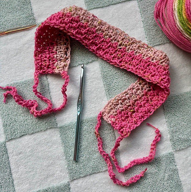 Ravelry: Honeysuckle Headband pattern by Pam Carr