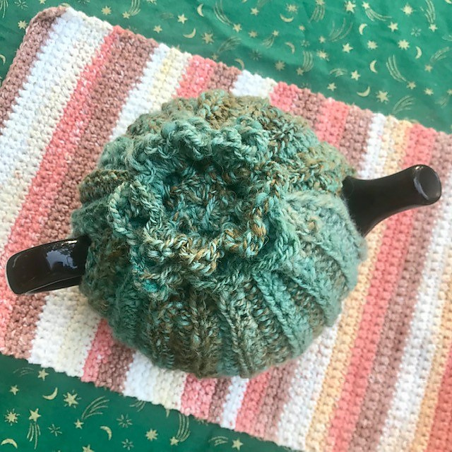 Ravelry: The Rustic Tea Cozy pattern by Pam Carr