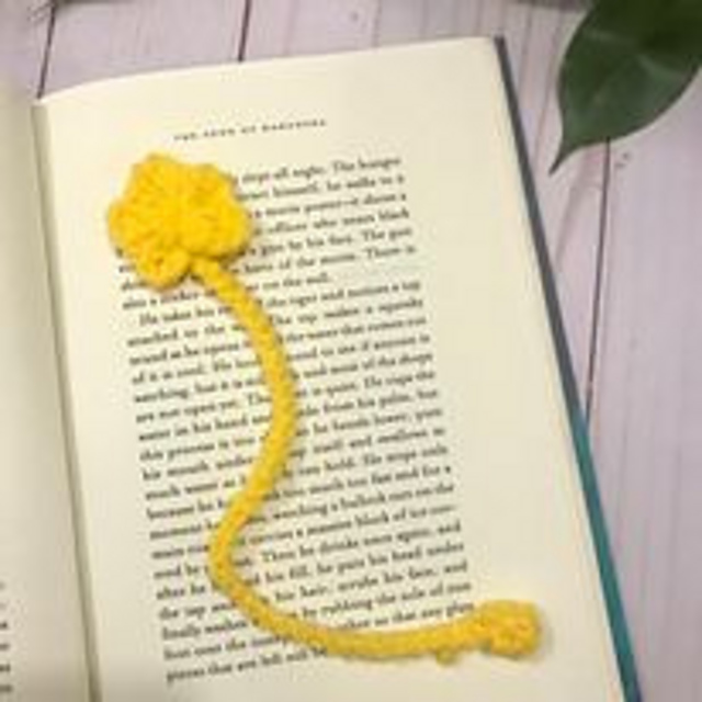 Ravelry: Star Bookmark pattern by Pam Carr