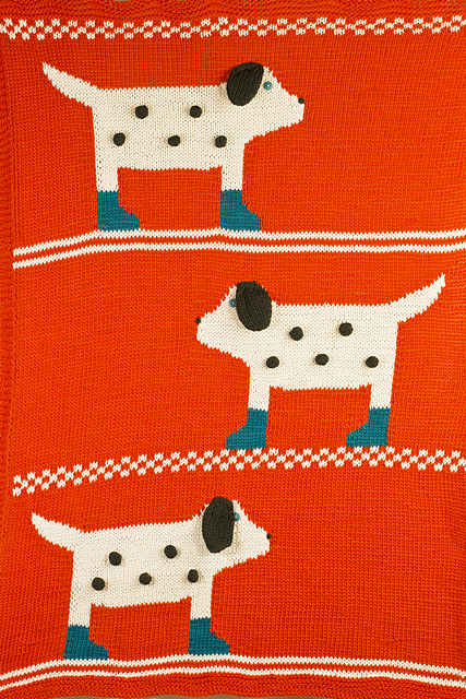 Ravelry: Dotted Dog Blanket pattern by Amy Bahrt