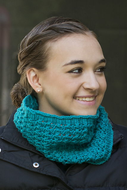 Ravelry: Ric Rac Cowl pattern by Shannon Dunbabin