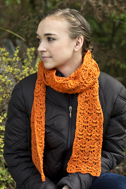 Ravelry: Ginger Snap Scarf pattern by Laura Krzak