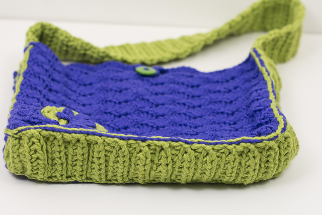 Ravelry: Casual Satchel pattern by Kristen Stoltzfus