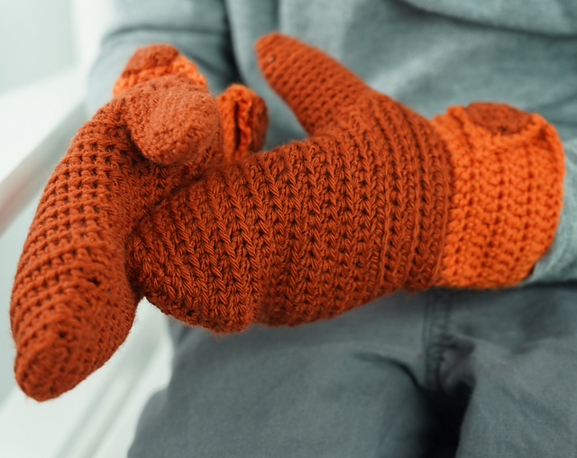 Ravelry: Handy Heart Mittens pattern by Kristen Stoltzfus