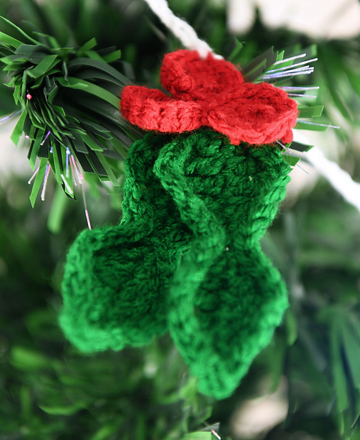 Ravelry: Holly Jolly Garland pattern by April Garwood