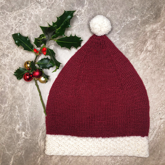 Ravelry: Snowflake Santa hat / Snefnug Nissehue pattern by The Knitiot