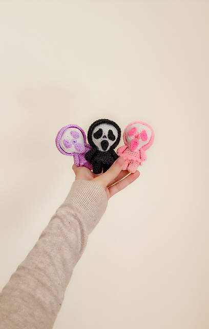 Ravelry: Mini Scream Ghostface pattern by Catnap Crochet