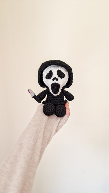 Ravelry: Scream Ghostface Amigurumi pattern by Catnap Crochet