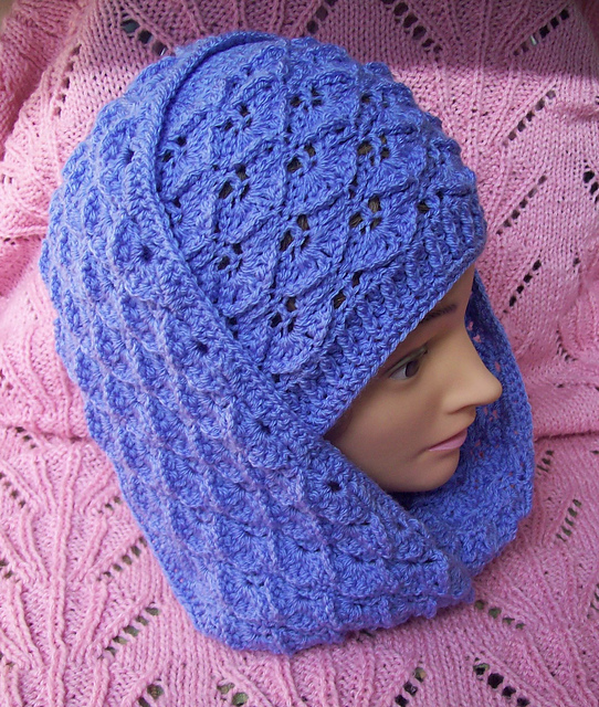 Ravelry: The Dragon Scale-Infinity Cowl pattern by Cathy Wood