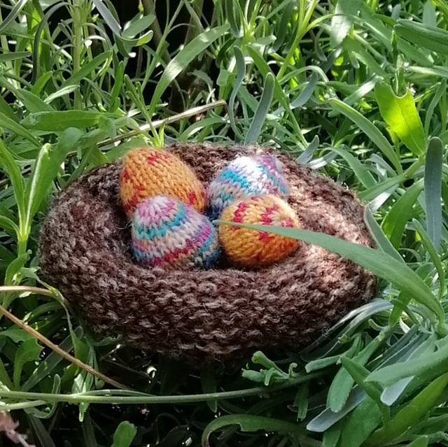 Ravelry: Nest with Eggs pattern by Caryl Mayes