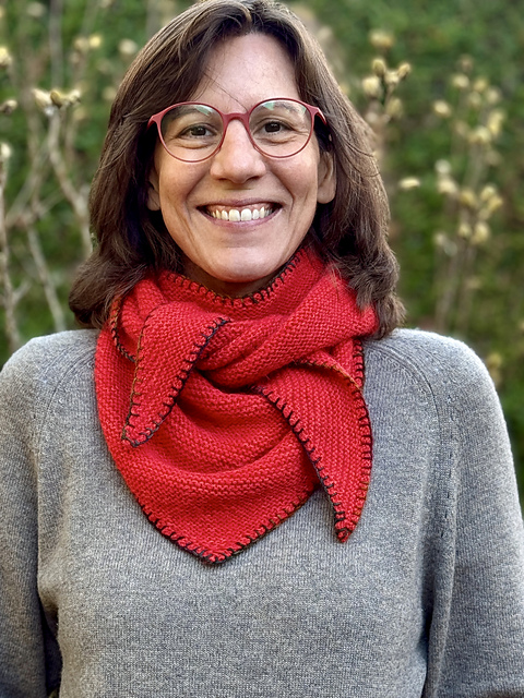 Ravelry: Poppy pattern by Cécile Qui Tricote