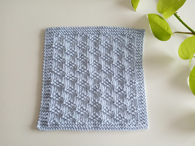 Ravelry: LITTLE GEMS Dishcloth pattern by Cecilia Fameli