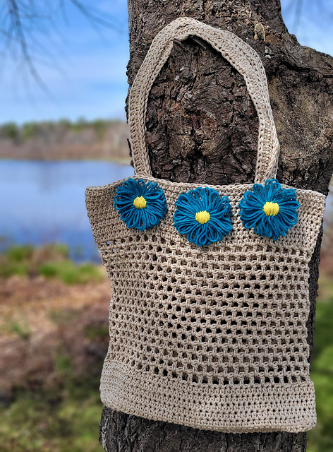 Ravelry: Crochet Flower Bag pattern by Jennifer E. Ryan
