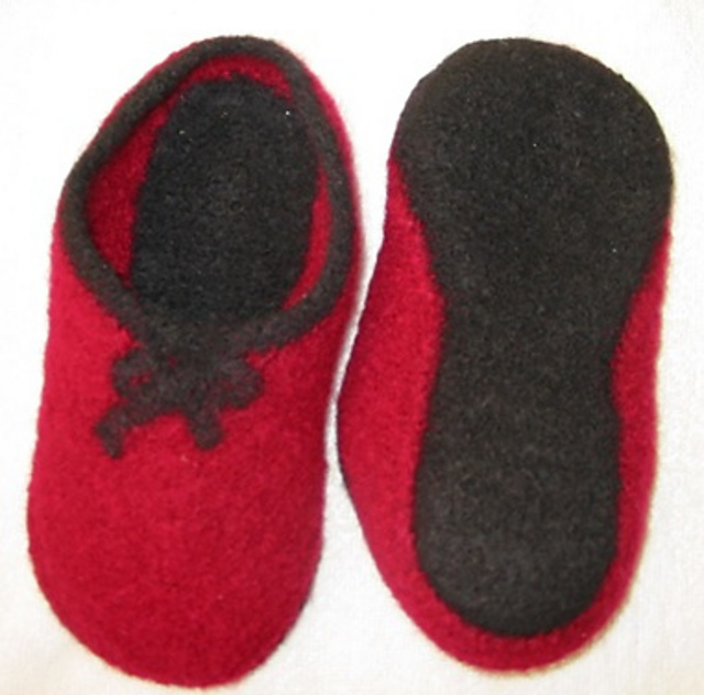 Ravelry: Felted Slippers pattern by Jenny King
