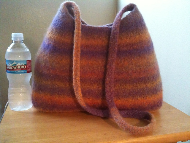 Ravelry: Elizabeth bag pattern by Julie Anderson