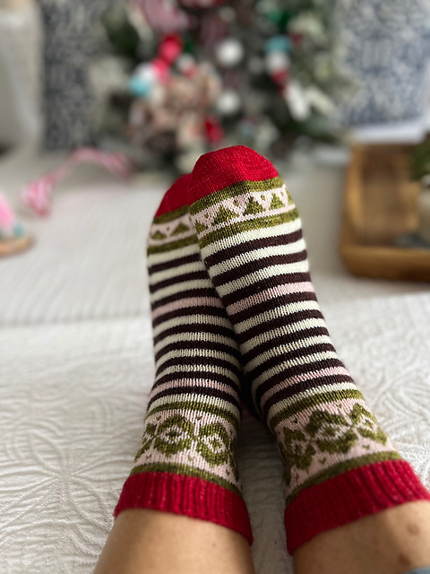 Ravelry: Shiny Brite Socks pattern by Cheryl Toy