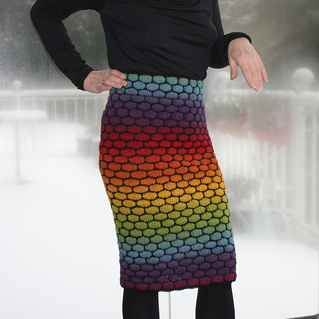 Ravelry: The Rainbow and the Bee pattern by Chibcha Olivia