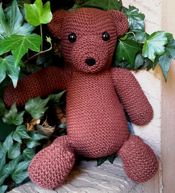 Ravelry: Chlocelot's Nikki-Bear the Third - Robin [2014]