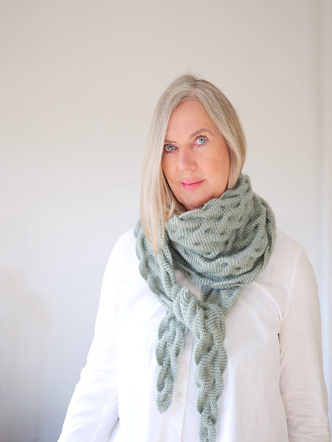 Ravelry: Rabea Shawl pattern by ChrisBerlin