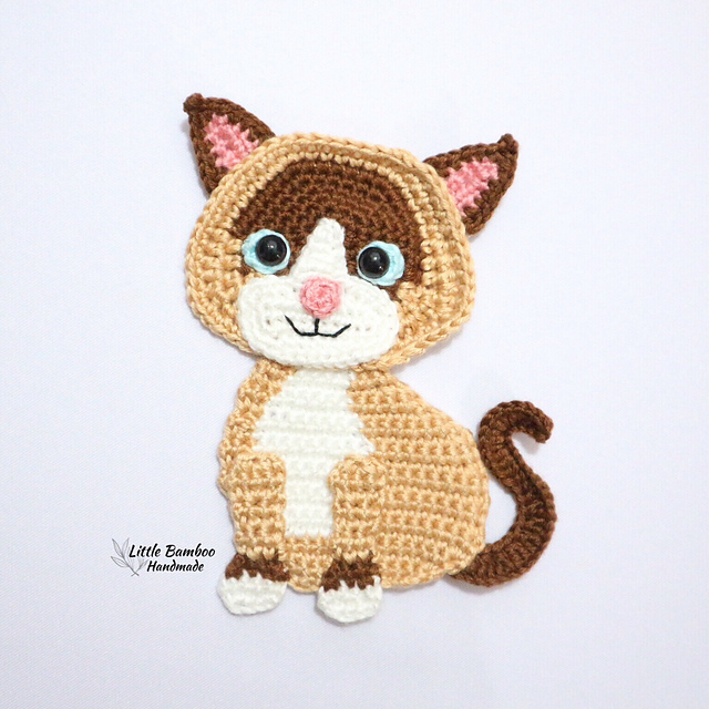 Ravelry: Snowshoe Cat Applique pattern by Little Bamboo Handmade