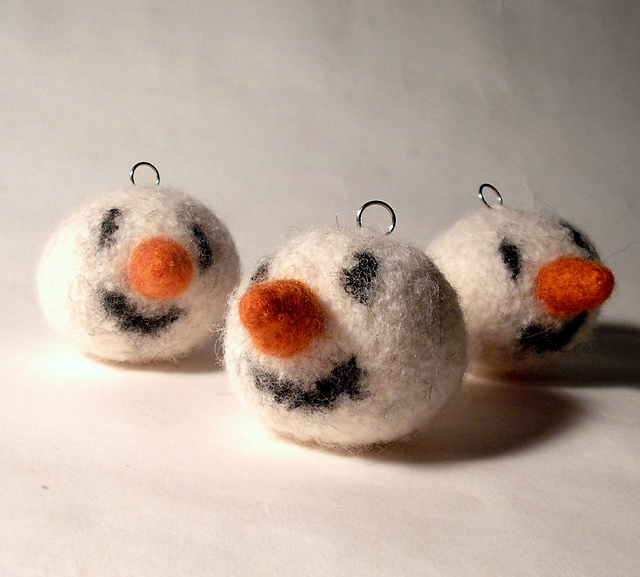 Ravelry: Snowman Christmas Bauble pattern by Claire Fairall Designs