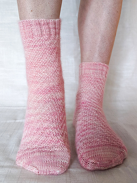 Ravelry: Raspberry Swirl pattern by Clare Devine