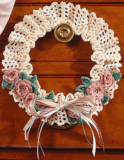 Ravelry: Shells & Roses Wreath pattern by Anne Halliday