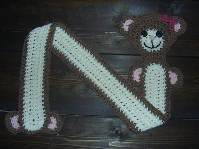 Ravelry: Bear Hug Children's Scarf pattern by Victoria Burton