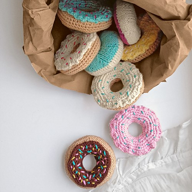 Ravelry: Sprinkle Doughnuts (Knit) pattern by Simplicity Pattern Company