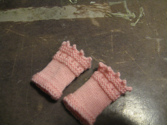Ravelry: Wristlets for Baby Emma pattern by Susan Strawn