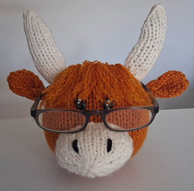 Ravelry: Cow head spectacles holder pattern by Clickety clack creations