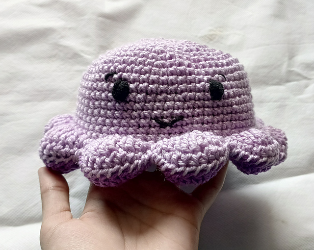 Ravelry: Reversible octopus pattern by Clorade Knots