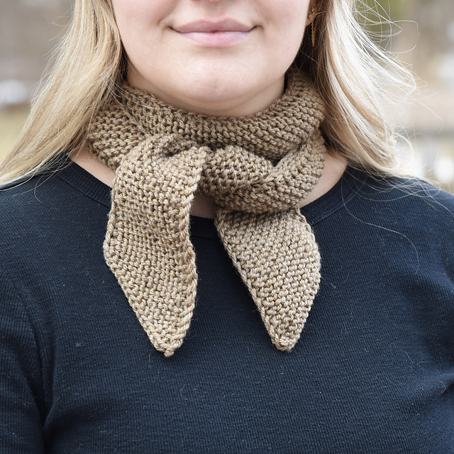 Ravelry: Marlowe Mini Neck Scarf pattern by Kathy Hammerton