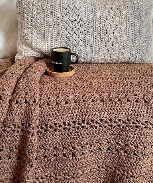 Ravelry: Cozy Boho Throw Blanket pattern by Lana T