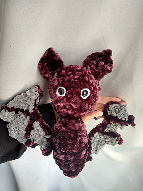 Ravelry: velvet fruit bat pattern by Jaysin lee