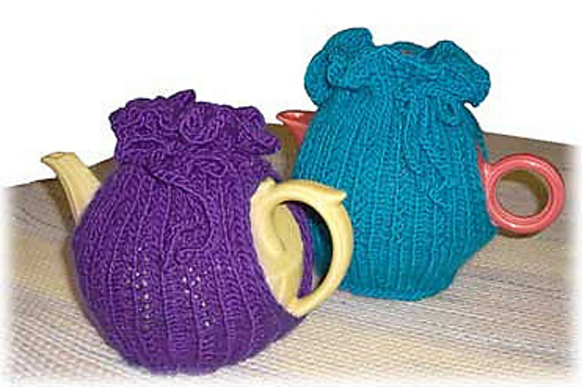 Ravelry: Cozy Corner Teapot Sweater/Tea Cosy pattern by Lynn DT Hershberger