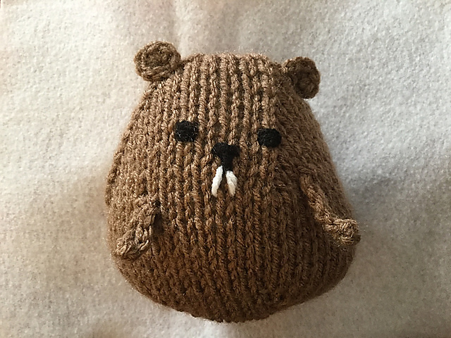 Ravelry: Knit Groundhog pattern by Jennie Claver