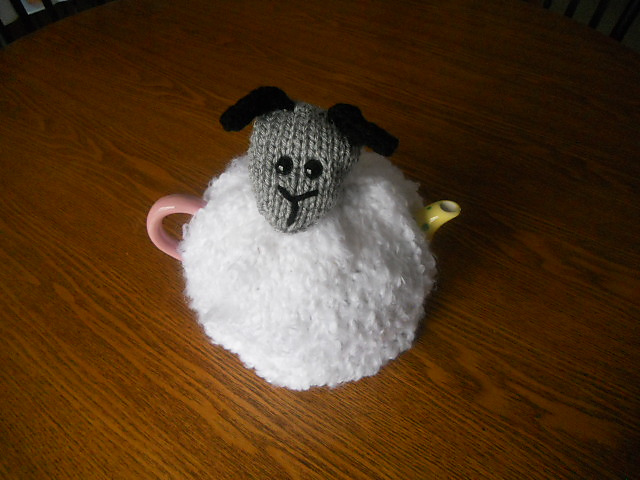 Ravelry: Super Cozy Sheep Tea Cosy pattern by Jennie Claver
