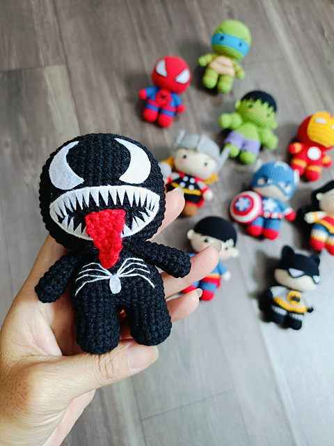 Ravelry: Venom keychain pattern by Lan Tran