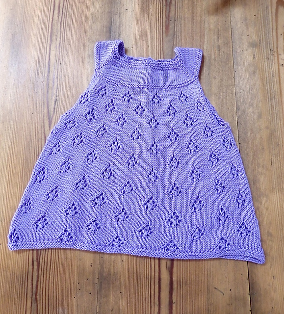 Ravelry: Emm pattern by Claudia Nelson