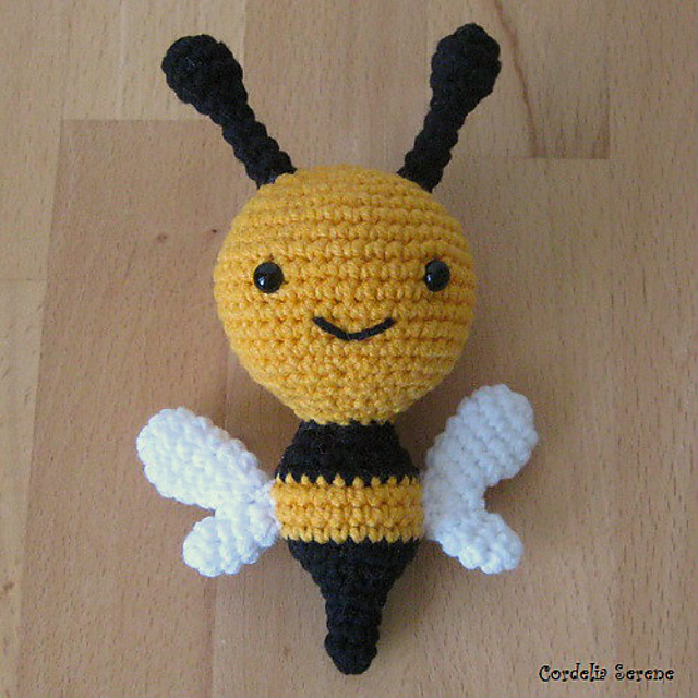 Ravelry: Little Bee pattern by zan Merry
