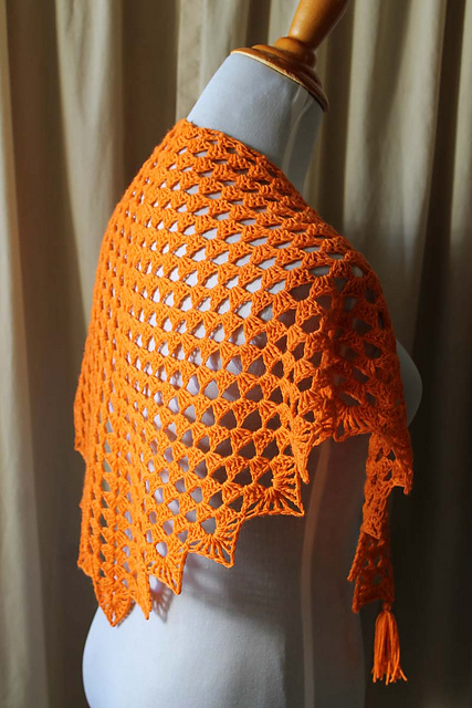 Ravelry: CorrineMB's Pretty Mango Triangle