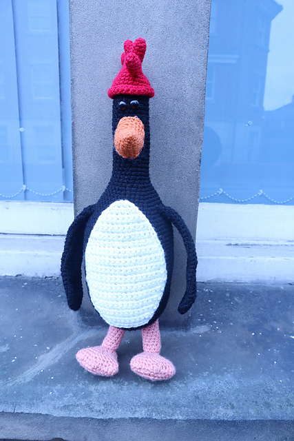 Ravelry: Feathers McGraw (Wallace and Gromit) pattern by Katie Ingham