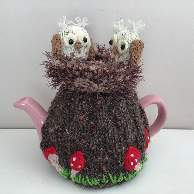 Ravelry: Owlets in the old oak tree 2-3 cup pattern by Alison Davis