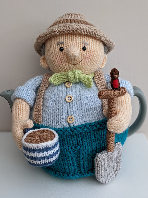 Ravelry: Monty on the allotment pattern by Alison Davis