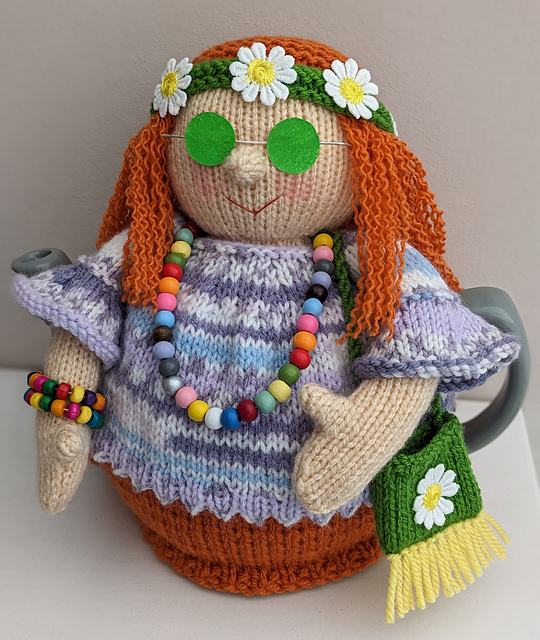 Ravelry: Happy Hippy tea cosy pattern by Alison Davis