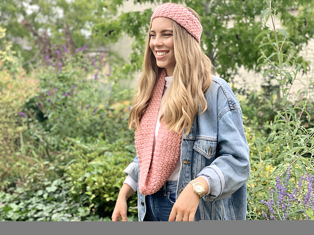 Ravelry: Beautiful Beans Infinity Scarf pattern by Fiona Field