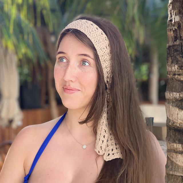 Ravelry: El Rizo Hair Tie Scarf pattern by Fiona Field