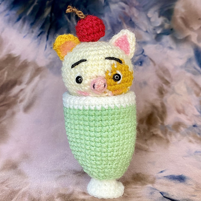 Ravelry: Sprinkles the Pig pattern by Nicole Dawn