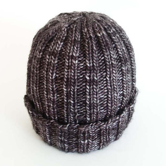 Ravelry: Ribbed Beanie pattern by cowgirlblues